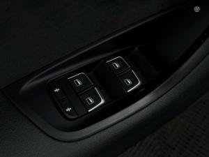 Grey Audi A6 2015 in Vilnius, with an engine capacity of 1.97 L and mileage of 253 thousand km for 12100 €, photo 21 on AUTOMOTO.COM.LV
