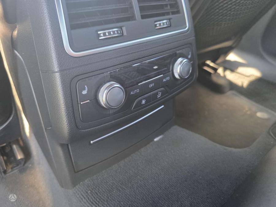Grey Audi A6 2015 in Vilnius, with an engine capacity of 2.97 L and mileage of 330 thousand km for 9900 €, photo 13 on AUTOMOTO.COM.LV