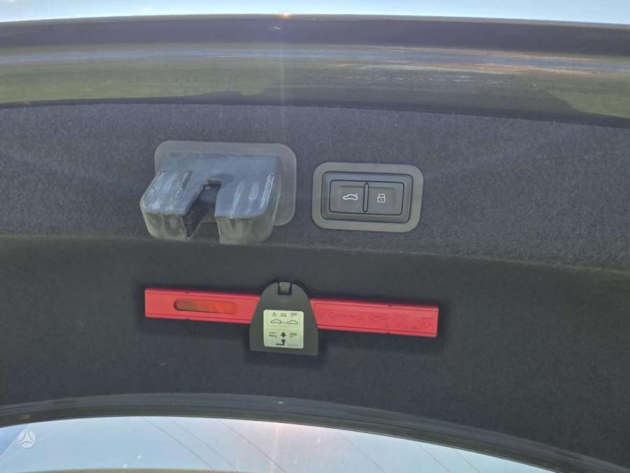 Grey Audi A6 2015 in Vilnius, with an engine capacity of 2.97 L and mileage of 330 thousand km for 9900 €, photo 14 on AUTOMOTO.COM.LV