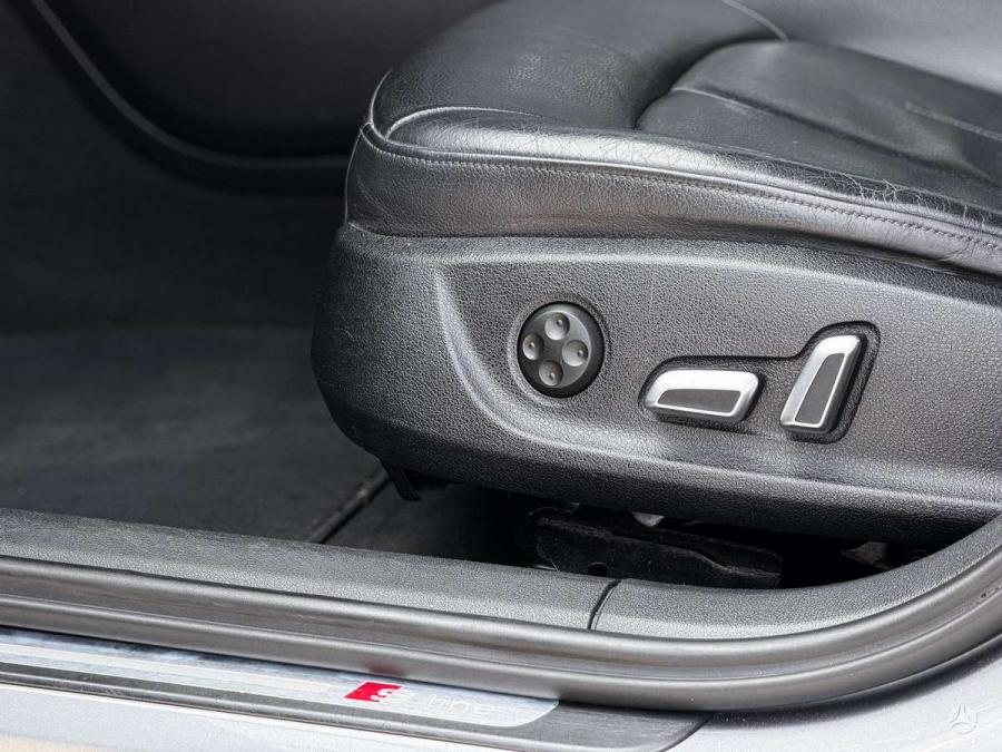 Grey Audi A6 2017 in Siauliai, with an engine capacity of 2.00 L and mileage of 261 thousand km for 11750 €, photo 35 on AUTOMOTO.COM.LV