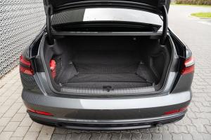 Grey Audi A6 2018 in Riga, with an engine capacity of 3.00 L and mileage of 230 thousand km for 24000 €, photo 27 on AUTOMOTO.COM.LV