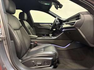 Pelēks Audi A6 2019 Viļņa, ar dzinēja tilpumu 1.97 L un nobraukumu 188 tūkst. km par 26500 €, foto 18 vietnē AUTOMOTO.COM.LV