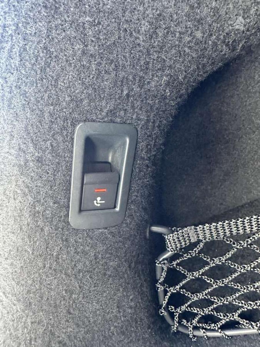 Grey Audi A6 2019 in Siauliai, with an engine capacity of 2.97 L and mileage of 167 thousand km for 21900 €, photo 12 on AUTOMOTO.COM.LV