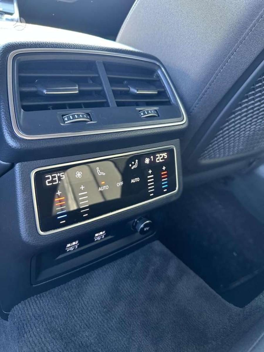 Grey Audi A6 2019 in Siauliai, with an engine capacity of 2.97 L and mileage of 167 thousand km for 21900 €, photo 18 on AUTOMOTO.COM.LV