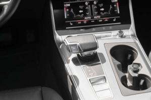 Grey Audi A6 2022 in Vilnius, with an engine capacity of 2.00 L and mileage of 93 thousand km for 31550 €, photo 13 on AUTOMOTO.COM.LV