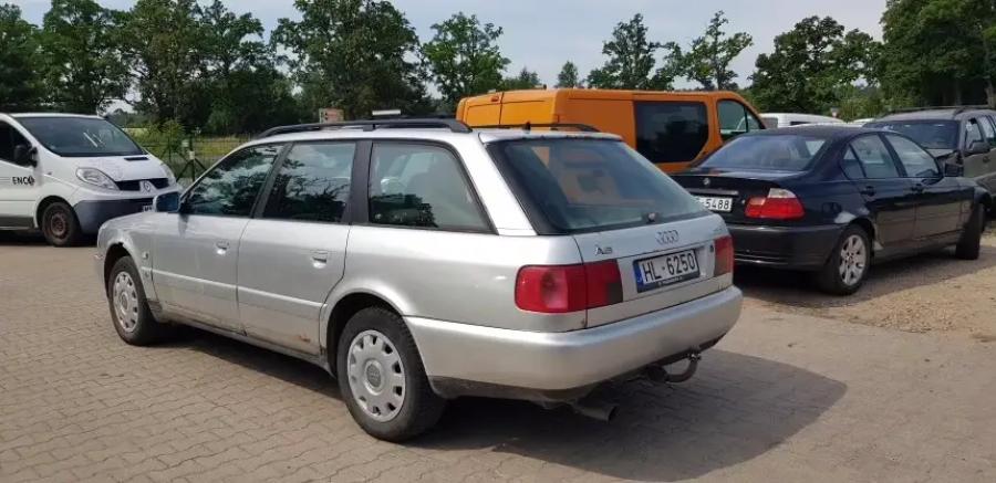 Pelēks Audi A6 1995 Valmiera, ar dzinēja tilpumu 2.00 L un nobraukumu 393 tūkst. km par 600 €, foto 6 vietnē AUTOMOTO.COM.LV