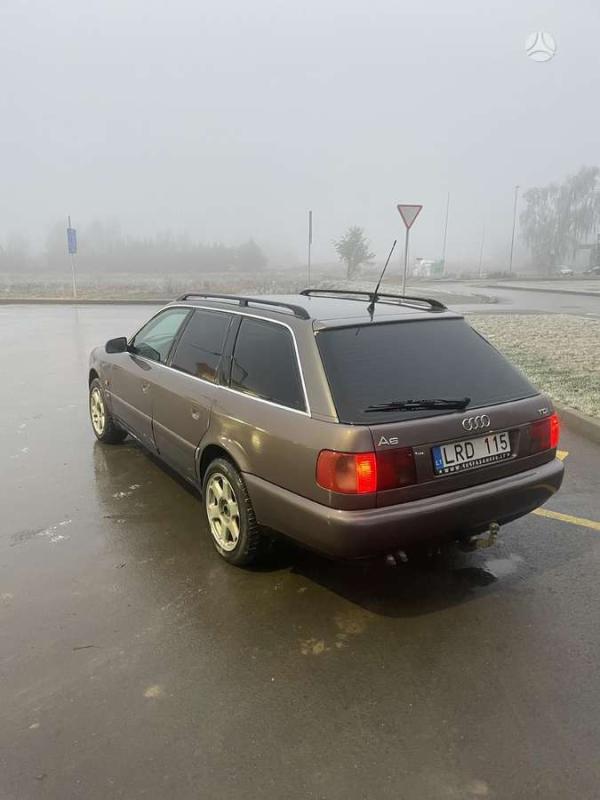 Pelēks Audi A6 1996 Viļņa, ar dzinēja tilpumu 2.46 L un nobraukumu 573 tūkst. km par 2200 €, foto 3 vietnē AUTOMOTO.COM.LV