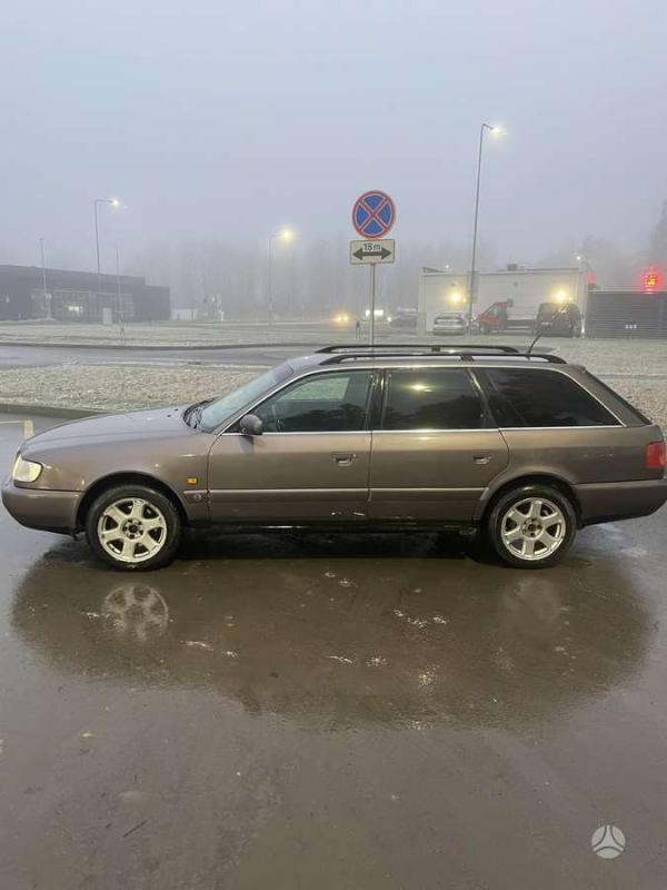 Pelēks Audi A6 1996 Viļņa, ar dzinēja tilpumu 2.46 L un nobraukumu 573 tūkst. km par 2200 €, foto 7 vietnē AUTOMOTO.COM.LV