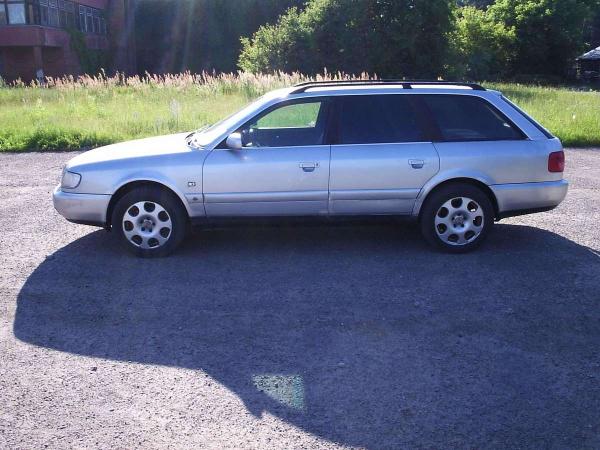 Pelēks Audi A6 1996 Kauņa, ar dzinēja tilpumu 2.46 L un nobraukumu 373 tūkst. km par 2450 €, foto 4 vietnē AUTOMOTO.COM.LV