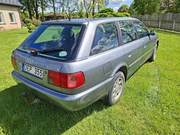 Pelēks Audi A6 1996 Marijampole, ar dzinēja tilpumu 2.50 L un nobraukumu 500 tūkst. km par 900 €, foto 2 vietnē AUTOMOTO.COM.LV