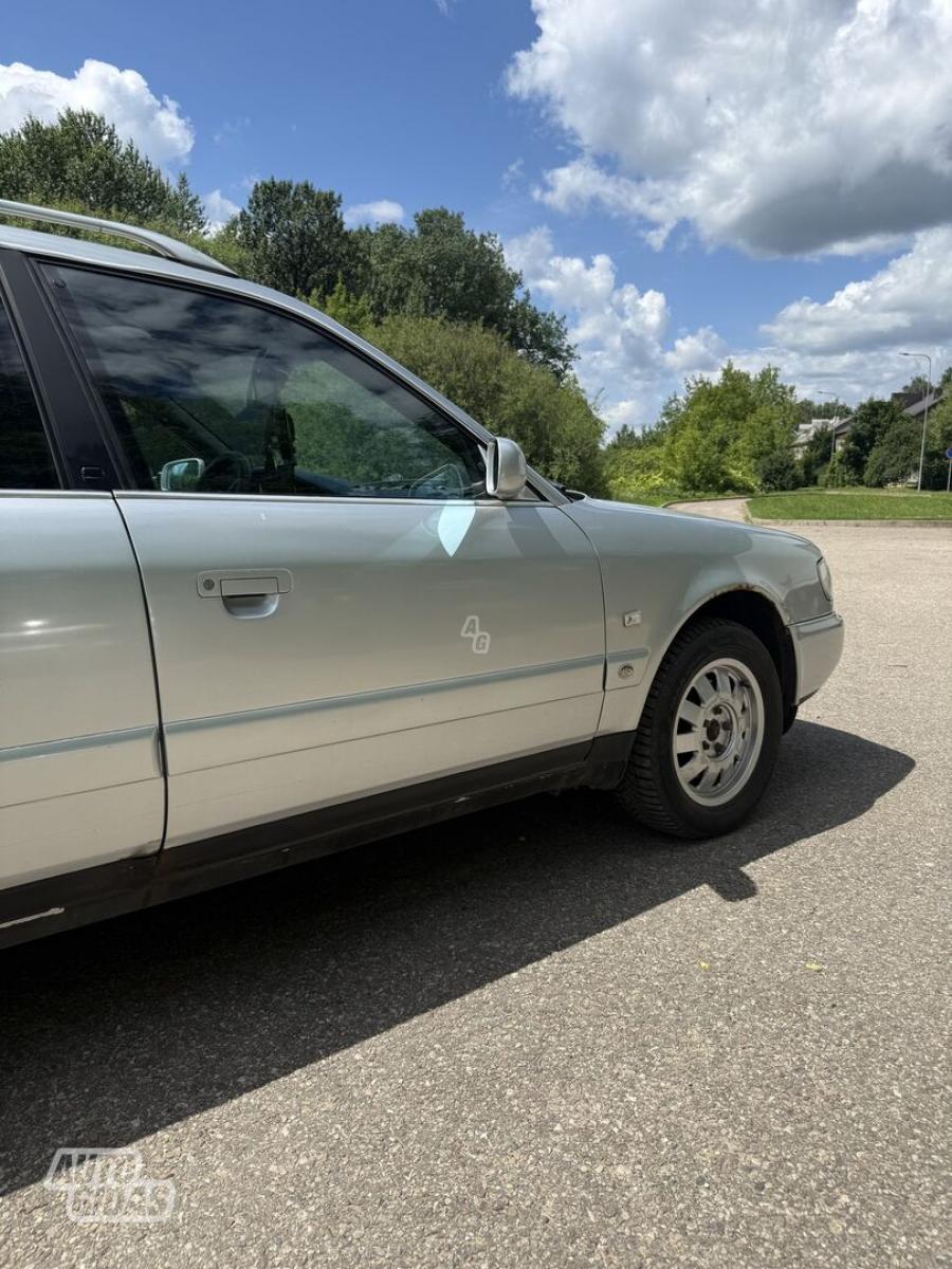 Pelēks Audi A6 1997 Viļņa, ar dzinēja tilpumu 2.50 L un nobraukumu 380 tūkst. km par 1800 €, foto 11 vietnē AUTOMOTO.COM.LV