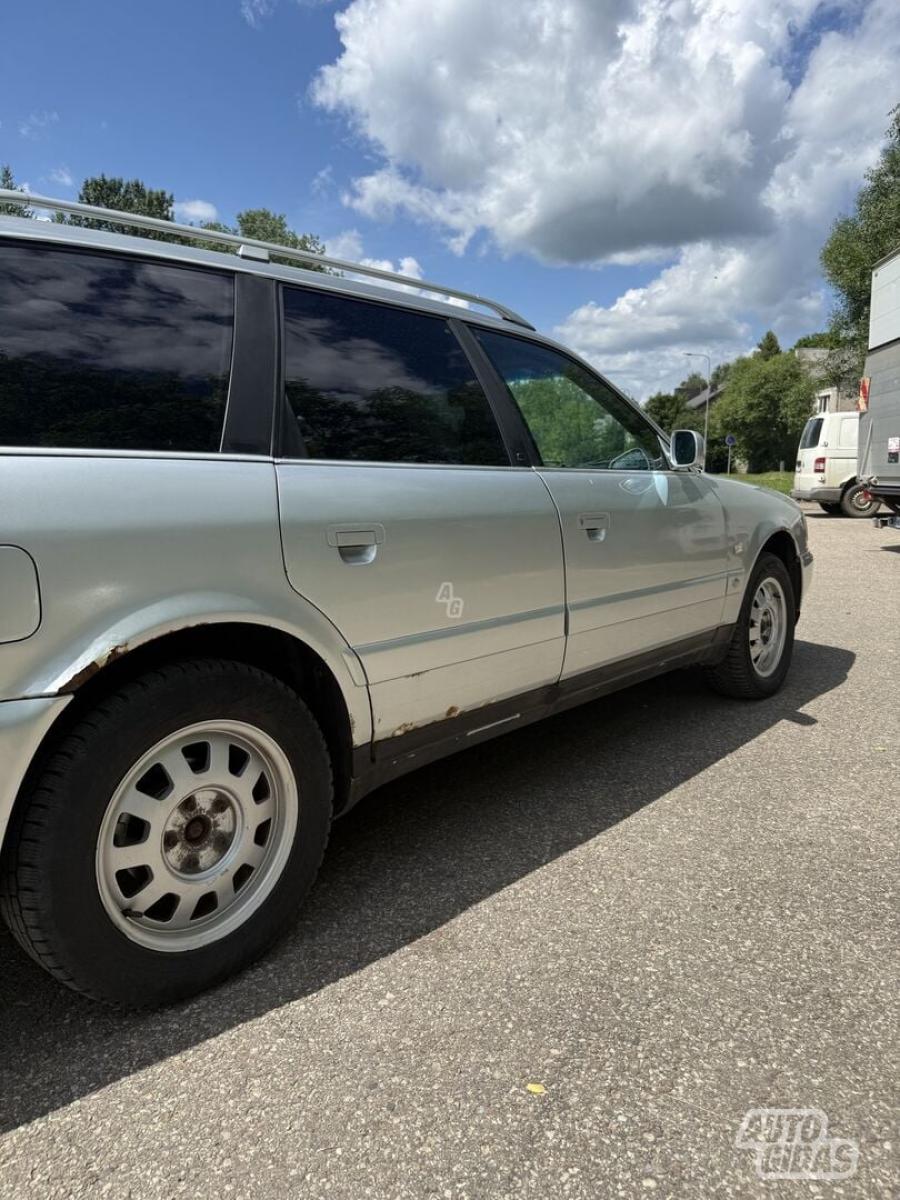 Pelēks Audi A6 1997 Viļņa, ar dzinēja tilpumu 2.50 L un nobraukumu 380 tūkst. km par 1800 €, foto 12 vietnē AUTOMOTO.COM.LV