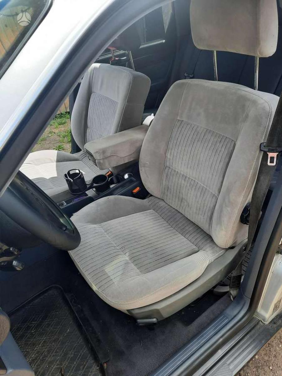 Grey Audi A6 1997 in Svencionys, with an engine capacity of 2.46 L and mileage of 0 thousand km for 1250 €, photo 8 on AUTOMOTO.COM.LV