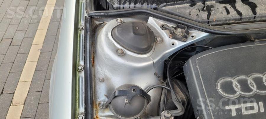 Pelēks Audi A6 1997 Rēzekne, ar dzinēja tilpumu 2.50 L un nobraukumu 492 tūkst. km par 990 €, foto 12 vietnē AUTOMOTO.COM.LV