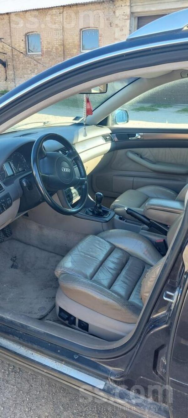 Pelēks Audi A6 1998 Jelgava, ar dzinēja tilpumu 2.80 L un nobraukumu 272 tūkst. km par 700 €, foto 6 vietnē AUTOMOTO.COM.LV