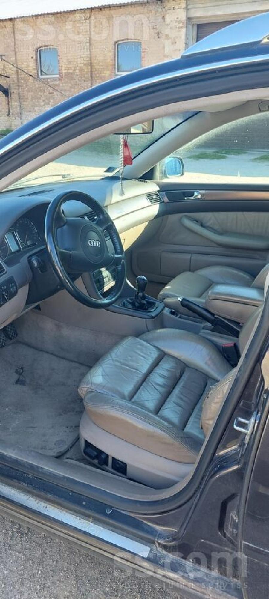 Pelēks Audi A6 1998 Jelgava, ar dzinēja tilpumu 2.80 L un nobraukumu 272 tūkst. km par 5600 €, foto 6 vietnē AUTOMOTO.COM.LV