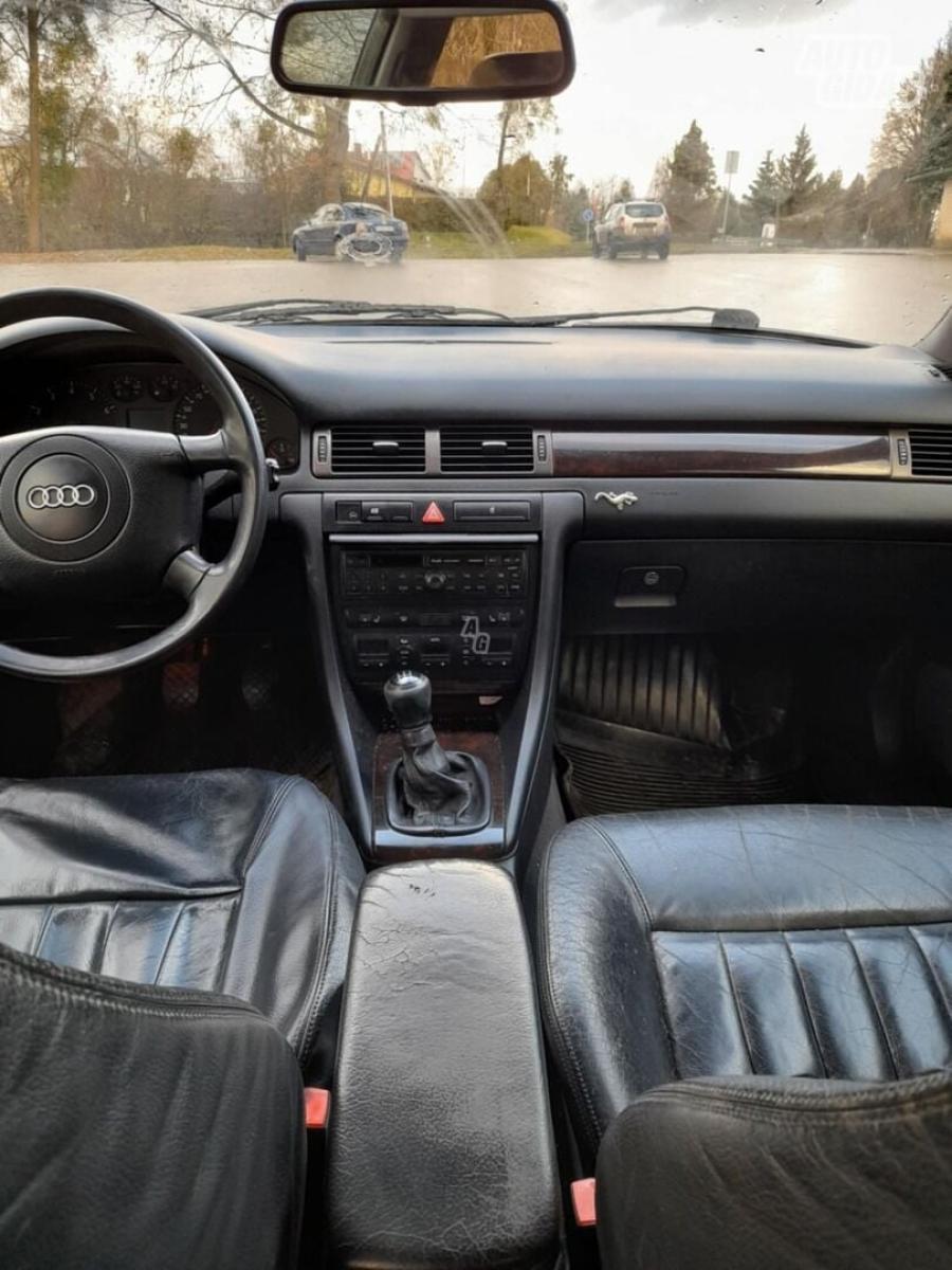 Pelēks Audi A6 1998 Kauņa, ar dzinēja tilpumu 2.40 L un nobraukumu 330 tūkst. km par 1150 €, foto 6 vietnē AUTOMOTO.COM.LV