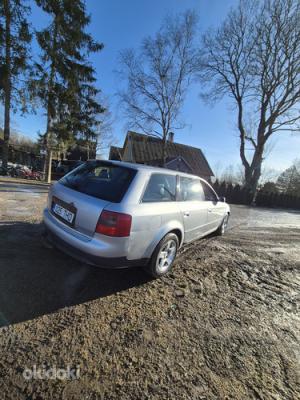 Pelēks Audi A6 1999 Peltsamā, ar dzinēja tilpumu 2.80 L un nobraukumu 430 tūkst. km par 1000 €, foto 5 vietnē AUTOMOTO.COM.LV