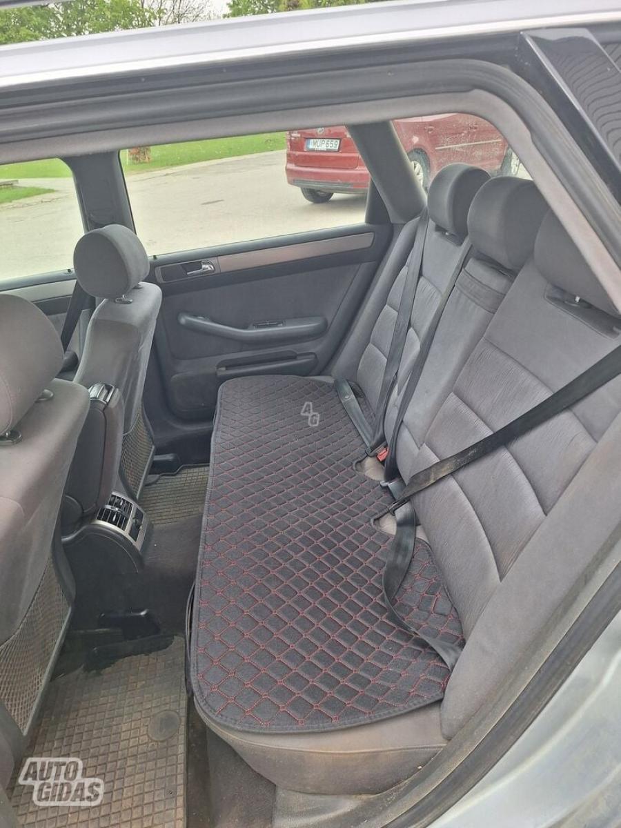 Pelēks Audi A6 2000 Ignalina, ar dzinēja tilpumu 1.90 L un nobraukumu 348 tūkst. km par 1350 €, foto 9 vietnē AUTOMOTO.COM.LV