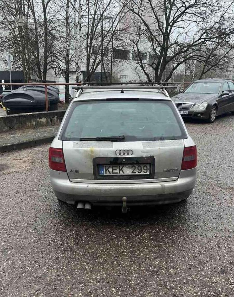 Grey Audi A6 2001 in Vilnius, with an engine capacity of 2.50 L and mileage of 350 thousand km for 600 €, photo 5 on AUTOMOTO.COM.LV