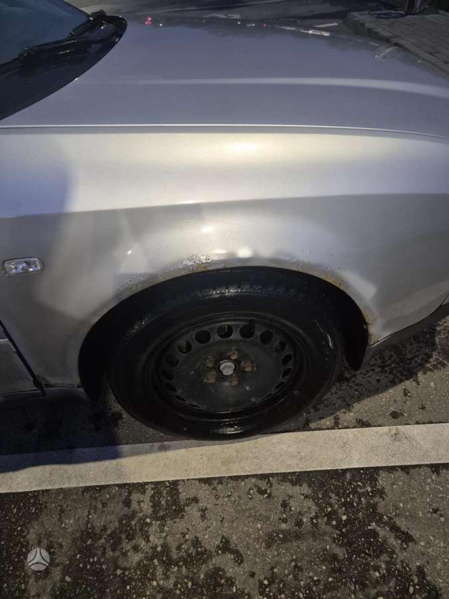 Pelēks Audi A6 2001 Kaišiadorys, ar dzinēja tilpumu 2.50 L un nobraukumu 321 tūkst. km par 700 €, foto 18 vietnē AUTOMOTO.COM.LV