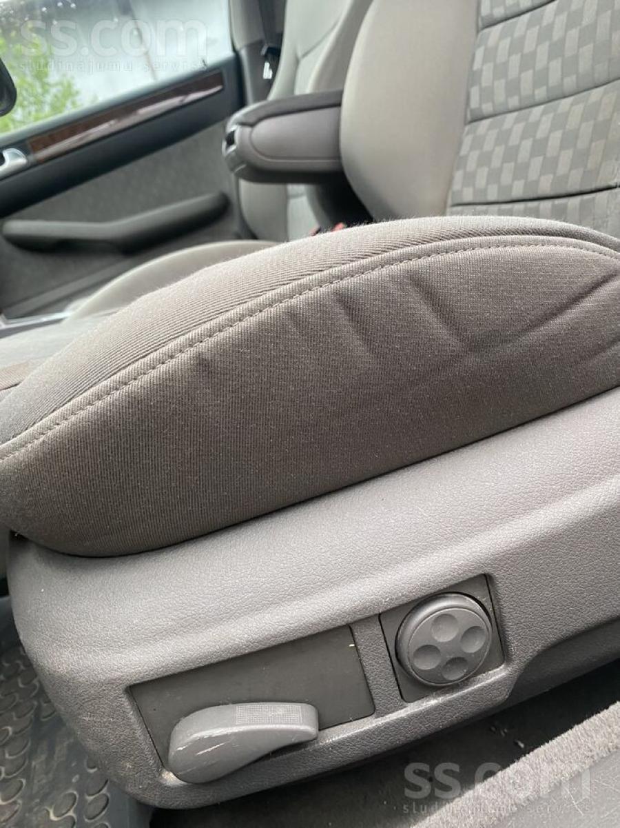Grey Audi A6 2002 in Riga, with an engine capacity of 2.50 L and mileage of 355 thousand km for 1600 €, photo 13 on AUTOMOTO.COM.LV