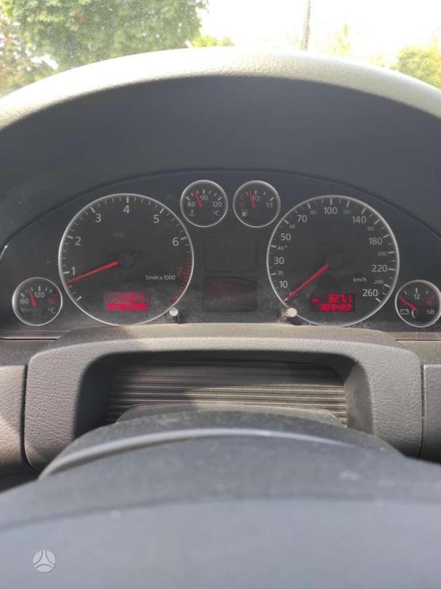 Pelēks Audi A6 2002 Viļņa, ar dzinēja tilpumu 2.39 L un nobraukumu 300 tūkst. km par 2200 €, foto 9 vietnē AUTOMOTO.COM.LV