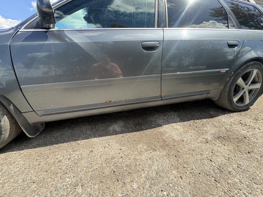 Grey Audi A6 2002 in Poltsamaa, with an engine capacity of 2.50 L and mileage of 313 thousand km for 2500 €, photo 7 on AUTOMOTO.COM.LV