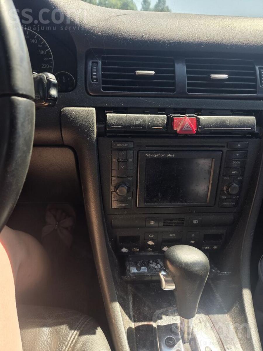 Pelēks Audi A6 2002 Rēzekne, ar dzinēja tilpumu 2.50 L un nobraukumu 530 tūkst. km par 1000 €, foto 6 vietnē AUTOMOTO.COM.LV