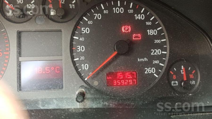 Grey Audi A6 2002 in Riga, with an engine capacity of 1.90 L and mileage of 360 thousand km for 1500 €, photo 6 on AUTOMOTO.COM.LV