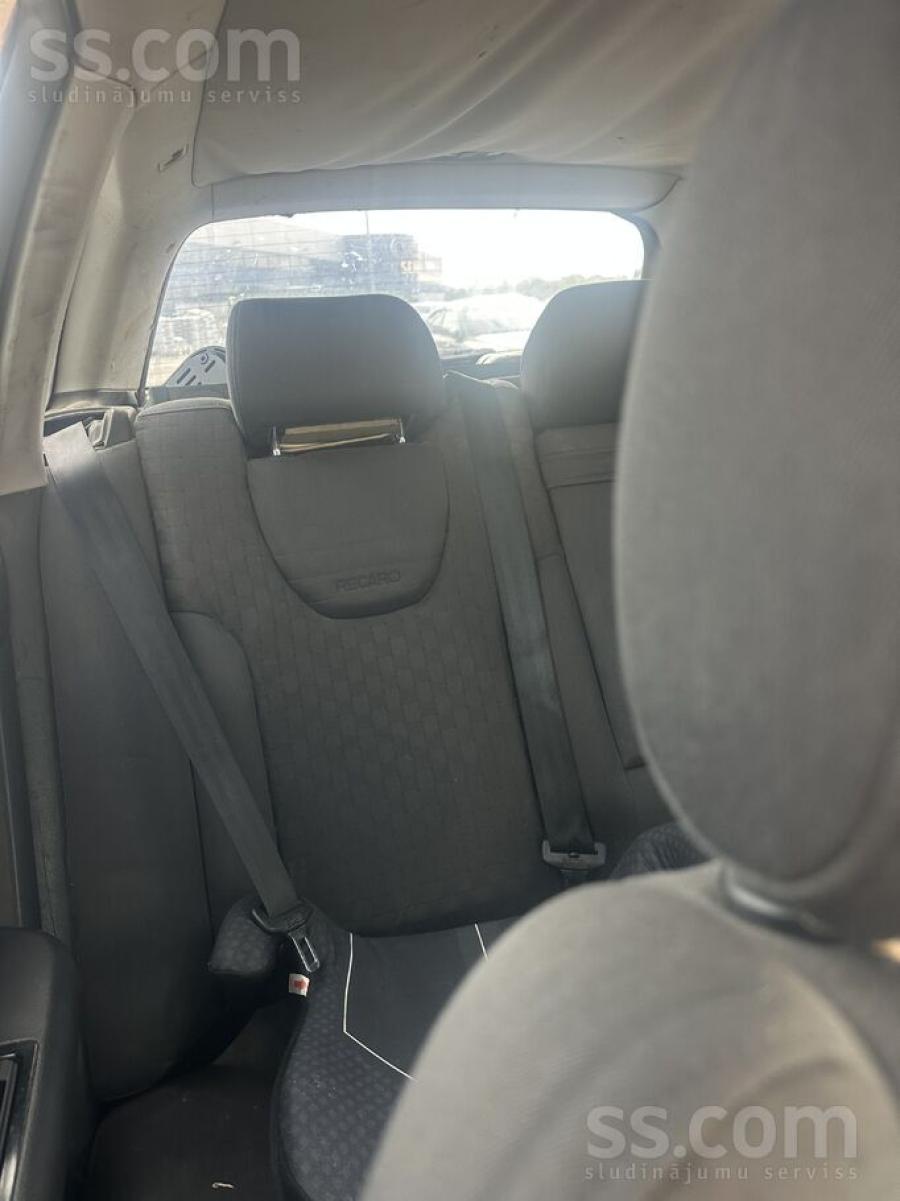 Pelēks Audi A6 2003 Daugavpils, ar dzinēja tilpumu 2.50 L un nobraukumu 380 tūkst. km par 600 €, foto 8 vietnē AUTOMOTO.COM.LV