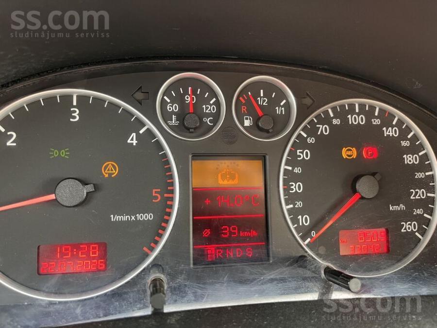 Pelēks Audi A6 2003 Valmiera, ar dzinēja tilpumu 2.50 L un nobraukumu 330 tūkst. km par 1600 €, foto 13 vietnē AUTOMOTO.COM.LV