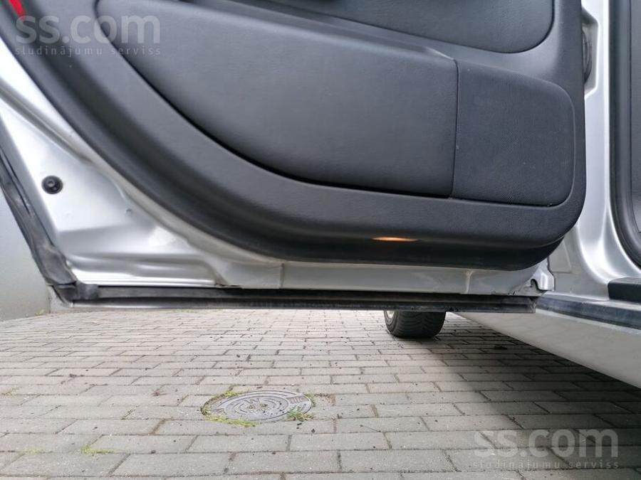 Grey Audi A6 2003 in Balvi, with an engine capacity of 2.50 L and mileage of 252 thousand km for 2700 €, photo 10 on AUTOMOTO.COM.LV