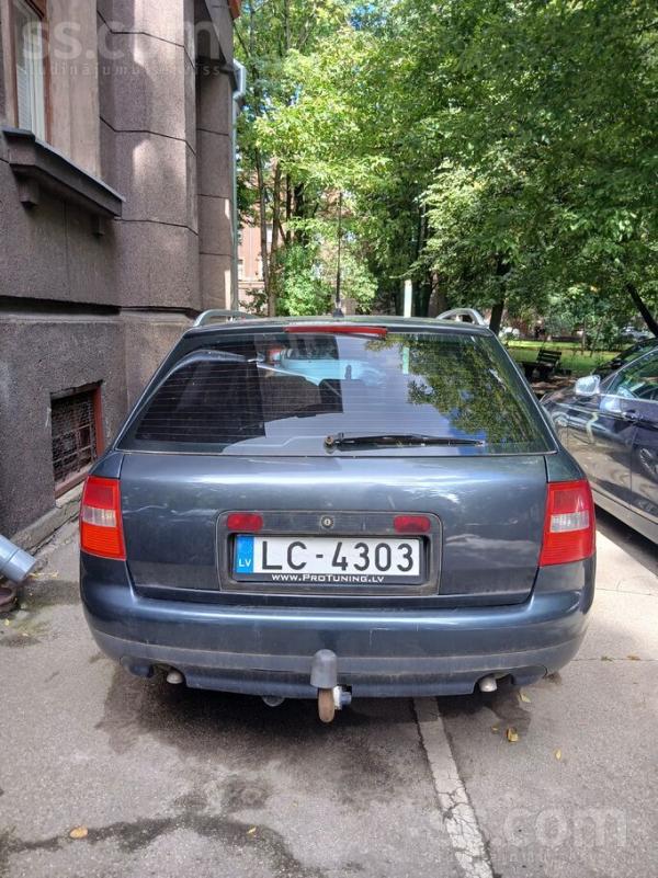 Pelēks Audi A6 2003 Rīga, ar dzinēja tilpumu 1.80 L un nobraukumu 301 tūkst. km par 1200 €, foto 3 vietnē AUTOMOTO.COM.LV