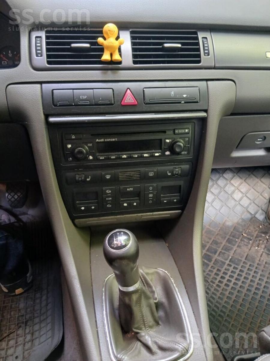 Grey Audi A6 2003 in Riga, with an engine capacity of 1.80 L and mileage of 301 thousand km for 1200 €, photo 12 on AUTOMOTO.COM.LV