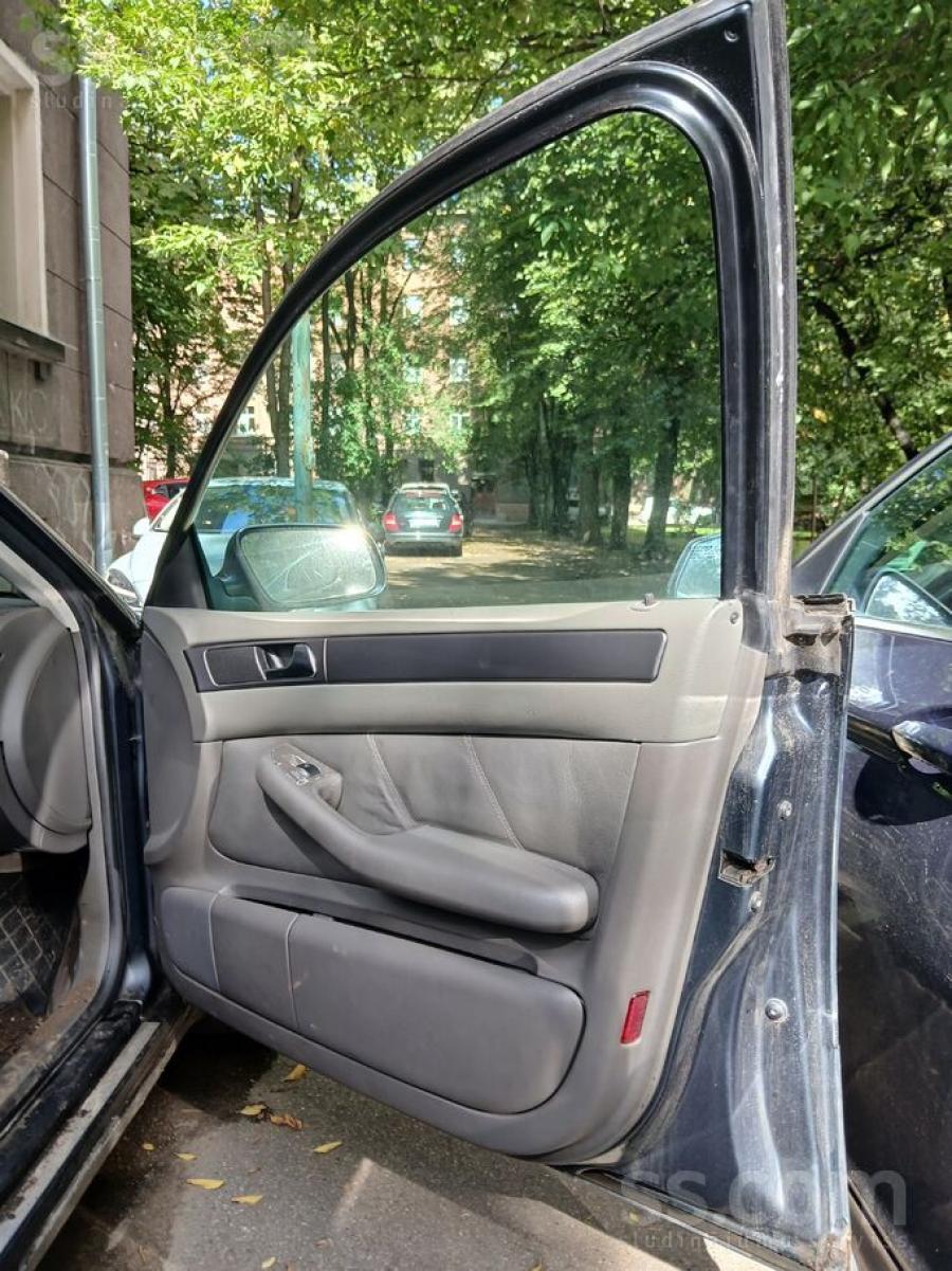 Grey Audi A6 2003 in Riga, with an engine capacity of 1.80 L and mileage of 301 thousand km for 1200 €, photo 14 on AUTOMOTO.COM.LV
