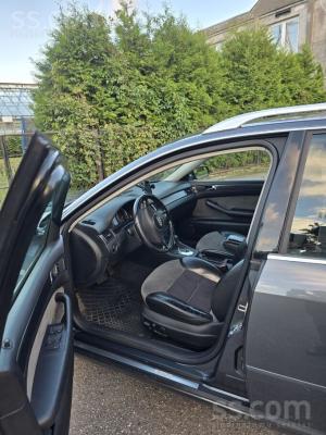 Pelēks Audi A6 2003 Rīga, ar dzinēja tilpumu 1.90 L un nobraukumu 380 tūkst. km par 2100 €, foto 13 vietnē AUTOMOTO.COM.LV