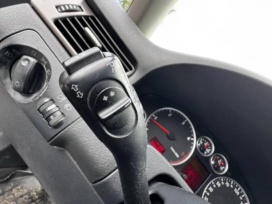 Pelēks Audi A6 2004 Daugavpils, ar dzinēja tilpumu 2.50 L un nobraukumu 303 tūkst. km par 1990 €, foto 14 vietnē AUTOMOTO.COM.LV