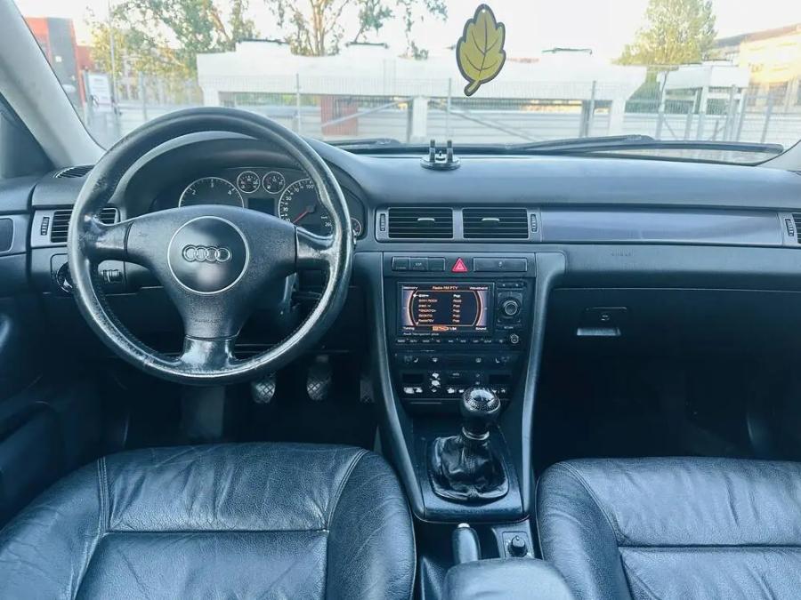 Grey Audi A6 2004 in Riga, with an engine capacity of 2.50 L and mileage of 491 thousand km for 1550 €, photo 12 on AUTOMOTO.COM.LV