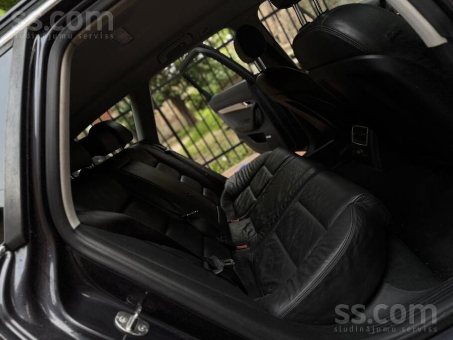 Grey Audi A6 2005 in Cesis, with an engine capacity of 3.00 L and mileage of 238 thousand km for 2990 €, photo 13 on AUTOMOTO.COM.LV
