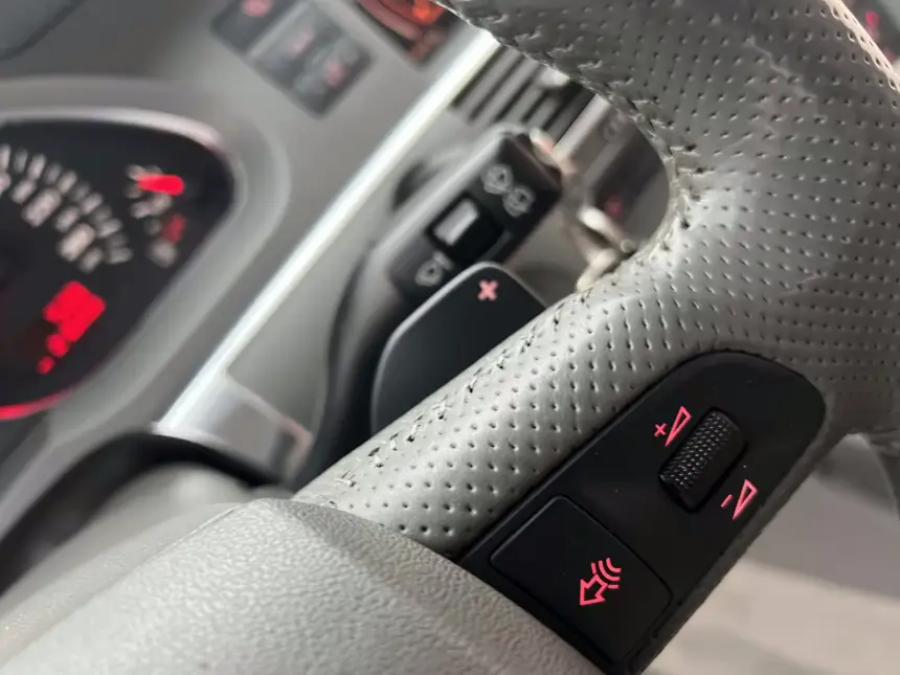 Pelēks Audi A6 2005 Jēkabpils, ar dzinēja tilpumu 3.00 L un nobraukumu 216 tūkst. km par 3890 €, foto 24 vietnē AUTOMOTO.COM.LV
