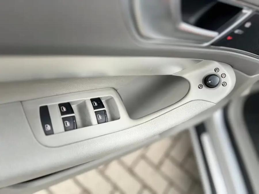 Pelēks Audi A6 2005 Jēkabpils, ar dzinēja tilpumu 3.00 L un nobraukumu 216 tūkst. km par 3890 €, foto 26 vietnē AUTOMOTO.COM.LV