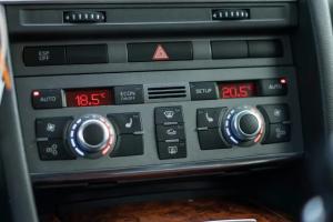 Серый Ауди А6 2005 в Лиепая, объемом двигателя 3.00 л и пробегом 406 тыс. км за 4000 €, фото 15 на AUTOMOTO.COM.LV