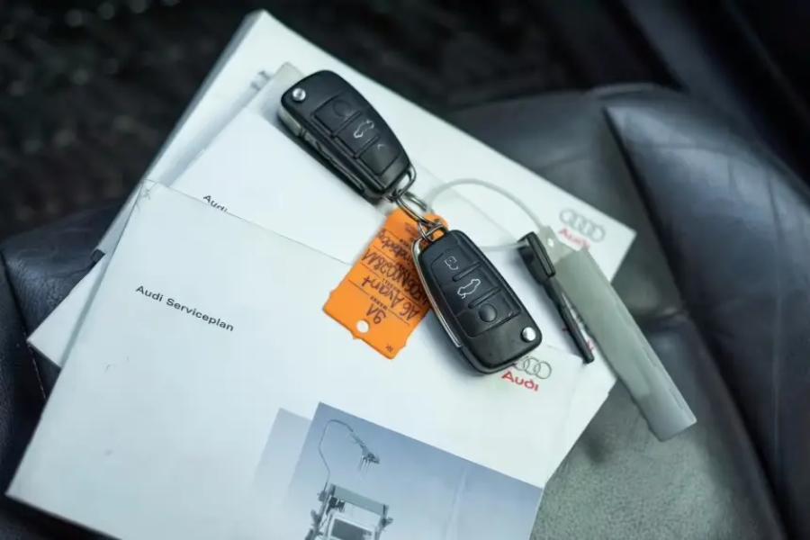 Серый Ауди А6 2005 в Лиепая, объемом двигателя 3.00 л и пробегом 406 тыс. км за 4000 €, фото 27 на AUTOMOTO.COM.LV