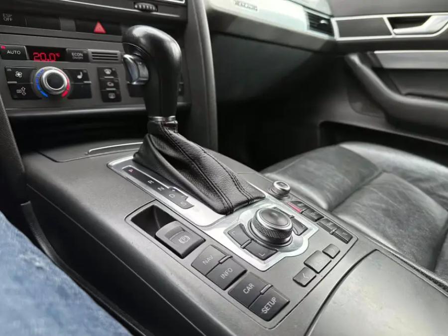 Grey Audi A6 2005 in Riga, with an engine capacity of 3.00 L and mileage of 335 thousand km for 3190 €, photo 7 on AUTOMOTO.COM.LV