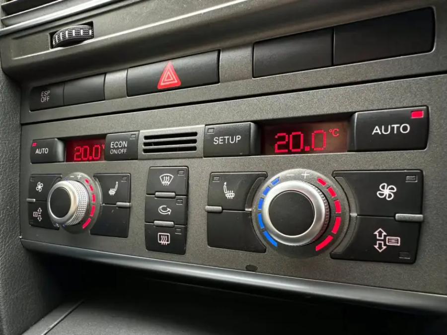 Grey Audi A6 2005 in Riga, with an engine capacity of 3.00 L and mileage of 335 thousand km for 3190 €, photo 8 on AUTOMOTO.COM.LV