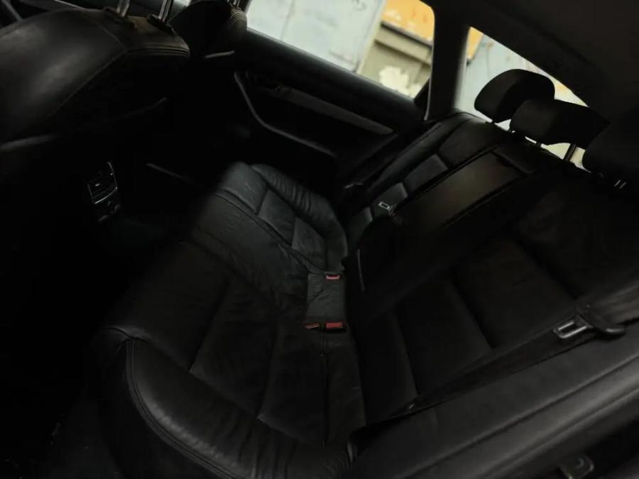 Grey Audi A6 2005 in Cesis, with an engine capacity of 3.00 L and mileage of 238 thousand km for 2990 €, photo 12 on AUTOMOTO.COM.LV