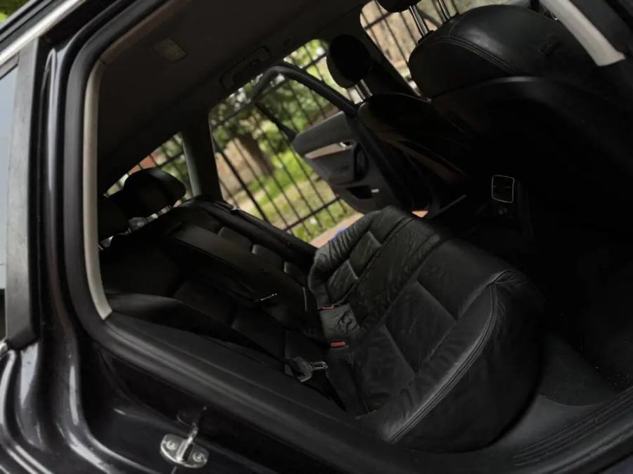 Grey Audi A6 2005 in Cesis, with an engine capacity of 3.00 L and mileage of 238 thousand km for 2990 €, photo 13 on AUTOMOTO.COM.LV