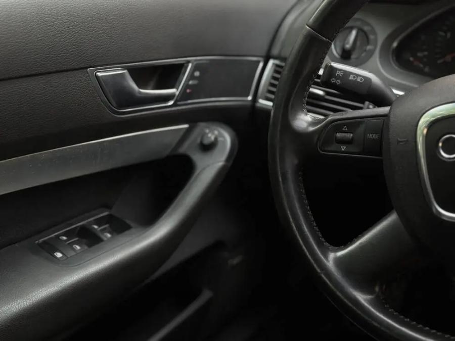 Grey Audi A6 2005 in Cesis, with an engine capacity of 3.00 L and mileage of 238 thousand km for 2990 €, photo 18 on AUTOMOTO.COM.LV