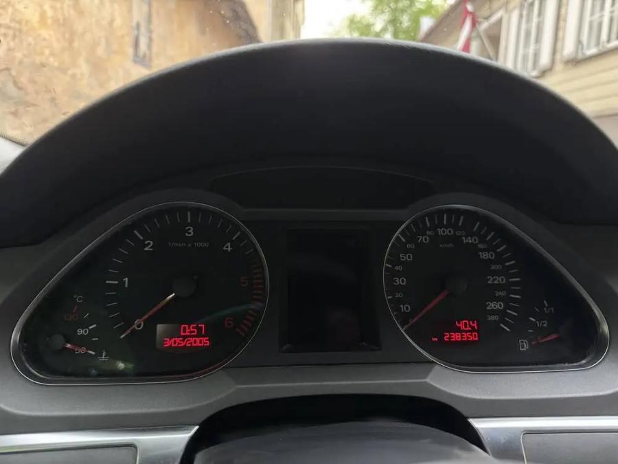 Grey Audi A6 2005 in Cesis, with an engine capacity of 3.00 L and mileage of 238 thousand km for 2990 €, photo 20 on AUTOMOTO.COM.LV